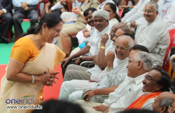Jagadish Shettar sworn in as Karnataka CM Photos - FilmiBeat