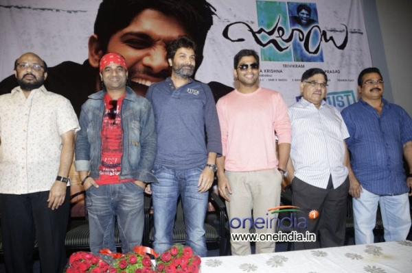 Julayi Press Meet Photos - FilmiBeat