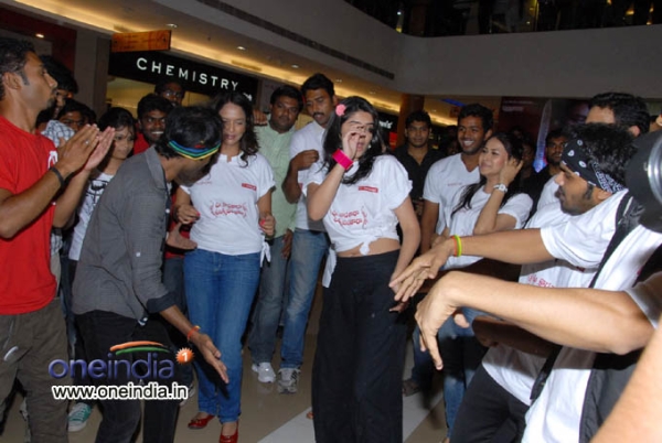 UKUP Team in Inorbit Mall Photos - FilmiBeat