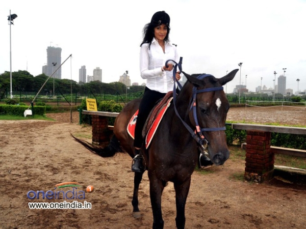 Chandi Perera Learning Horse Riding Photos - FilmiBeat