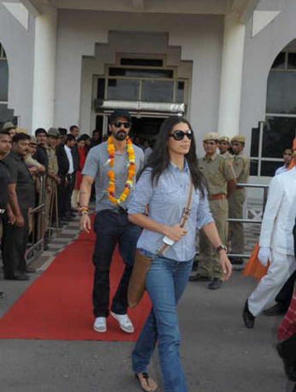 Bollywood Celebs at Kishore Lulla's Daughter's Wedding Photos - FilmiBeat