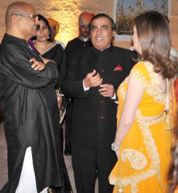 Bollywood Celebs at Kishore Lulla's Daughter's Wedding Photos - FilmiBeat