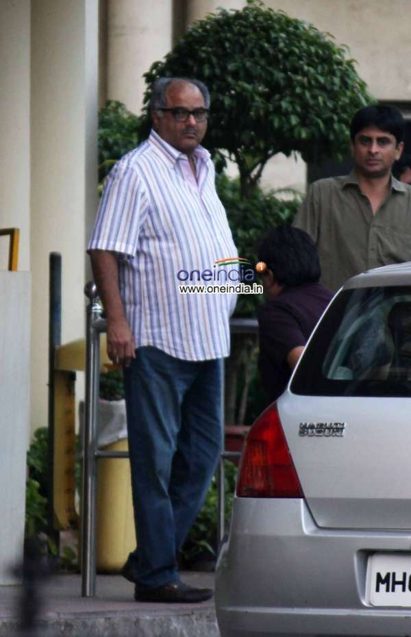Celebs Visits Pran at Hospital Photos - FilmiBeat