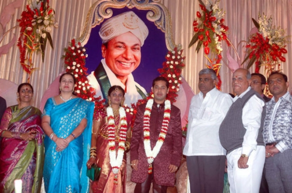 Dr. Rajkumar Grand Daughter Marriage Photos - FilmiBeat