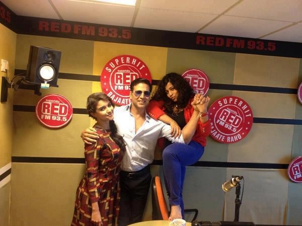 Khiladi 786 Movie Promotion Photos - FilmiBeat