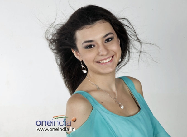 Snizhana Photos: Latest HD Images, Pictures, Stills & Pics - FilmiBeat