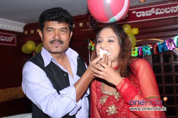 Actress Neha Patil Birthday Celebration Photos - FilmiBeat