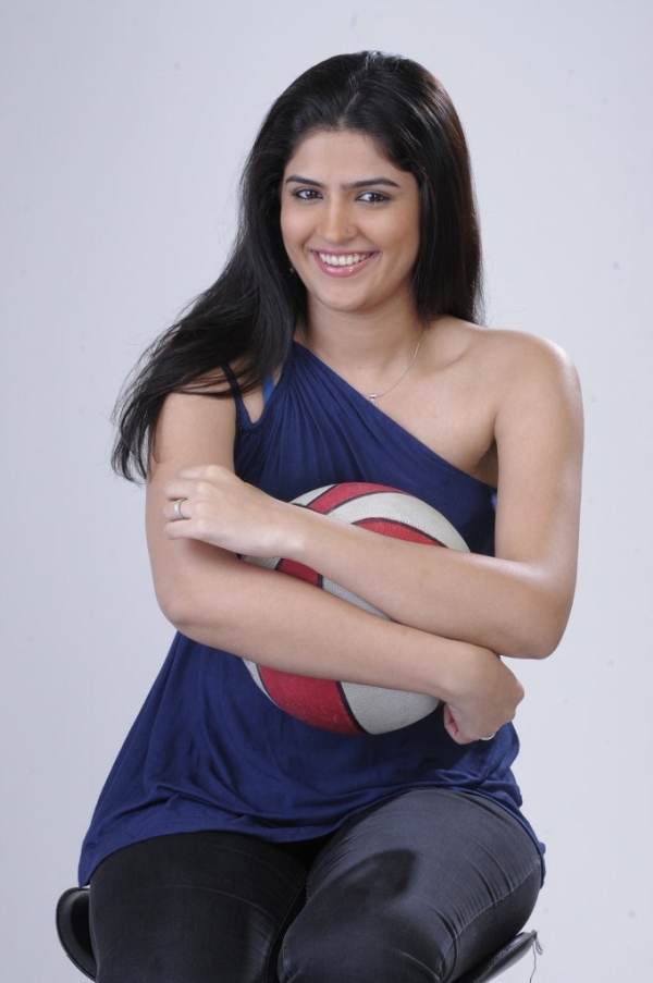 Deeksha Seth 2022