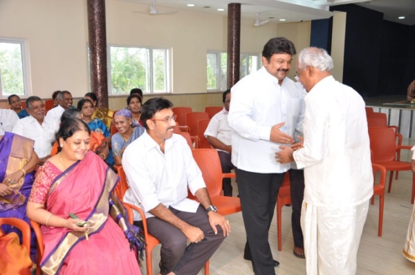 Producer M Ramanathan Daughter Wedding Photos - FilmiBeat