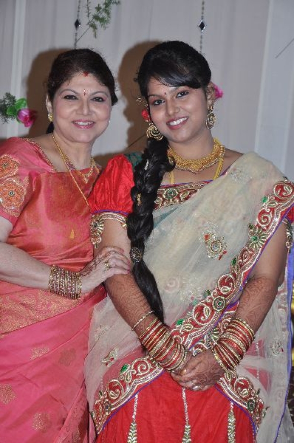 Actress Y Vijaya Daughter Wedding Reception Photos - FilmiBeat
