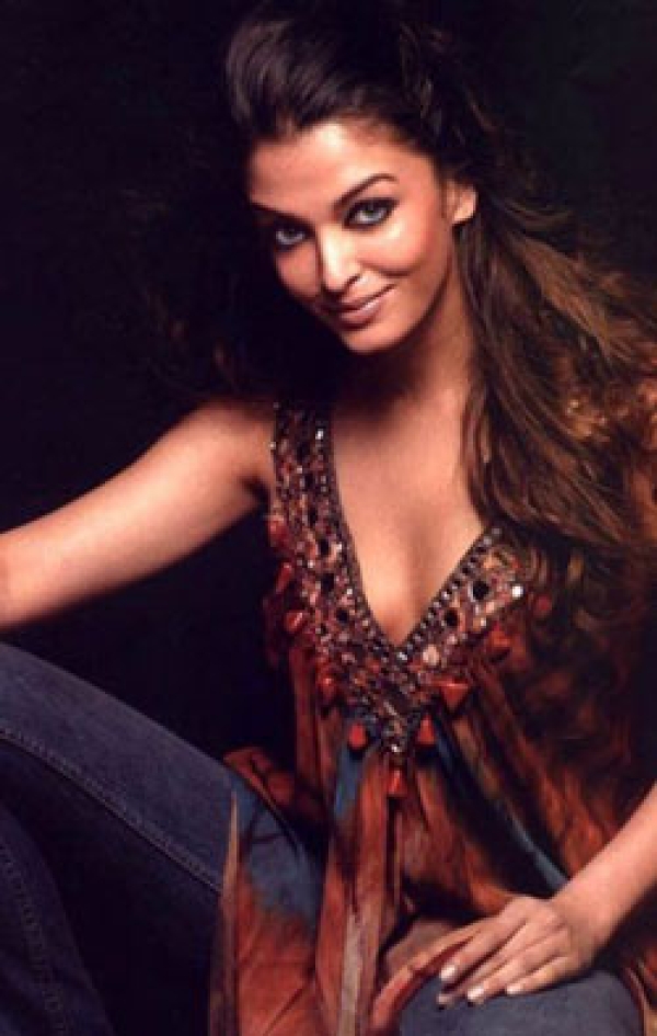 Aishwarya Rai Rare and Unseen Photo Gallery Photos - FilmiBeat Aishwarya Rai Rare and Unseen Photo Gallery Photos - FilmiBeat