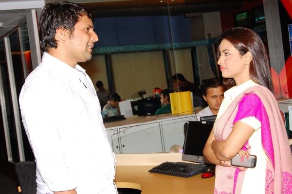 Identity Card Photos: HD Images, Pictures, Stills, First Look Posters ...