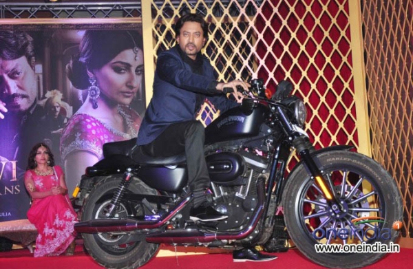 Saheb Biwi Aur Gangster Returns Movie Launch Photos Filmibeat
