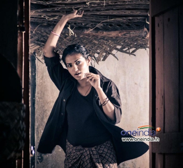 Dhanush In Mariyaan Poster