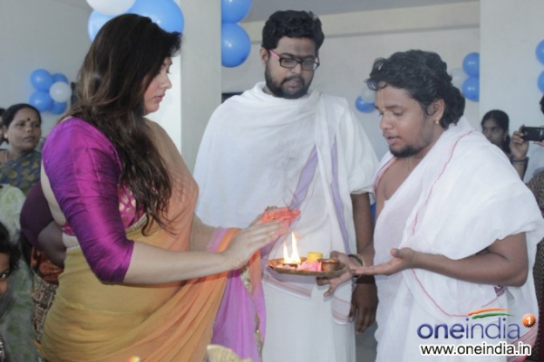 Namitha Launches Womens Fitness Centre (KEEP IT) Photos - FilmiBeat
