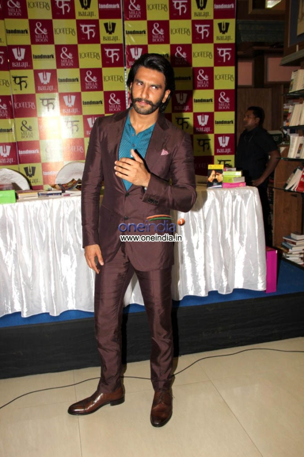 Raveer Singh and Sonakshi Sinha Launches Mills & Boons lootera ...