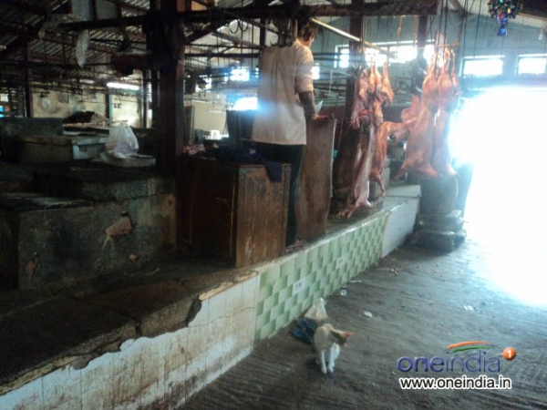 Russell Market - Mutton and Beef Stalls Photos - FilmiBeat