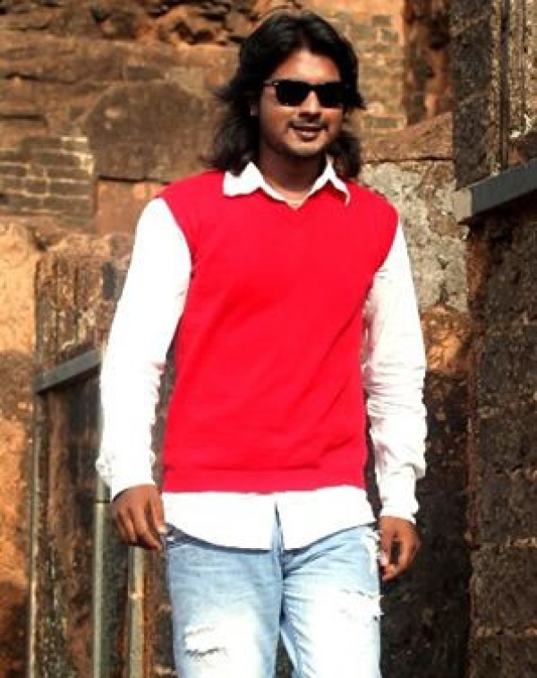 Hemanth Photos [HD]: Latest Images, Pictures, Stills of Hemanth - FilmiBeat