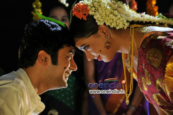 Pelli Pusthakam Photos: HD Images, Pictures, Stills, First Look Posters ...