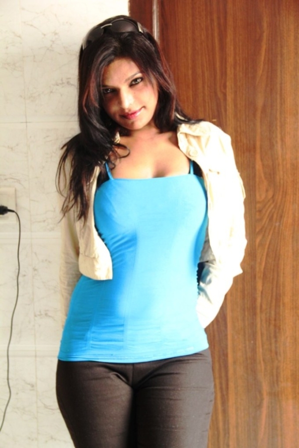 Shalini Naidu Photos: Latest HD Images, Pictures, Stills & Pics - FilmiBeat