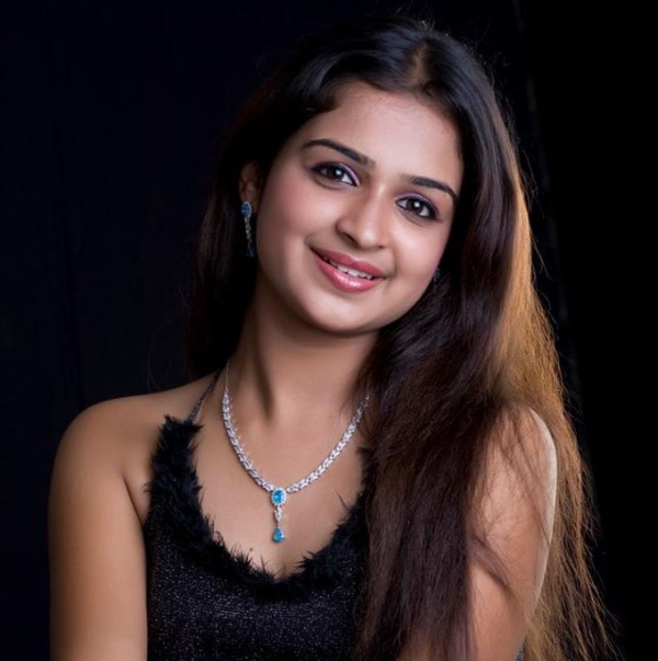 Swarna Thomas Wallpaper