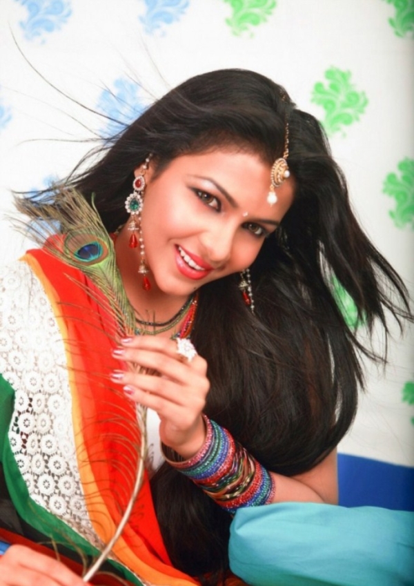 Saranya Photos: Latest HD Images, Pictures, Stills & Pics - FilmiBeat