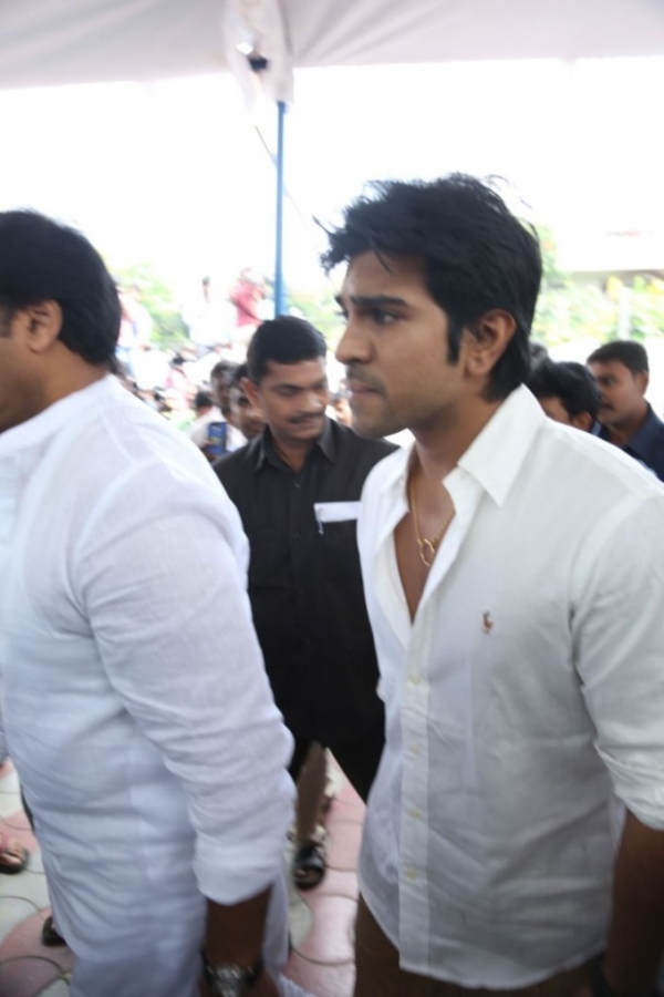 Telugu Actor Srihari Death Condolence Meet Photos - FilmiBeat