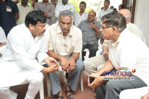 Celebs pay Homage to Producer Vadde Ramesh Photos - FilmiBeat