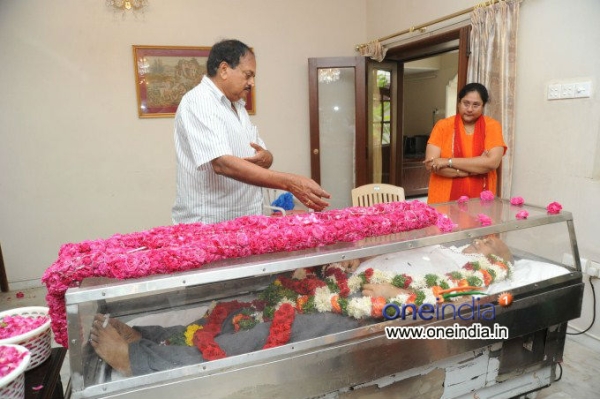 Celebs pay Homage to Producer Vadde Ramesh Photos - FilmiBeat