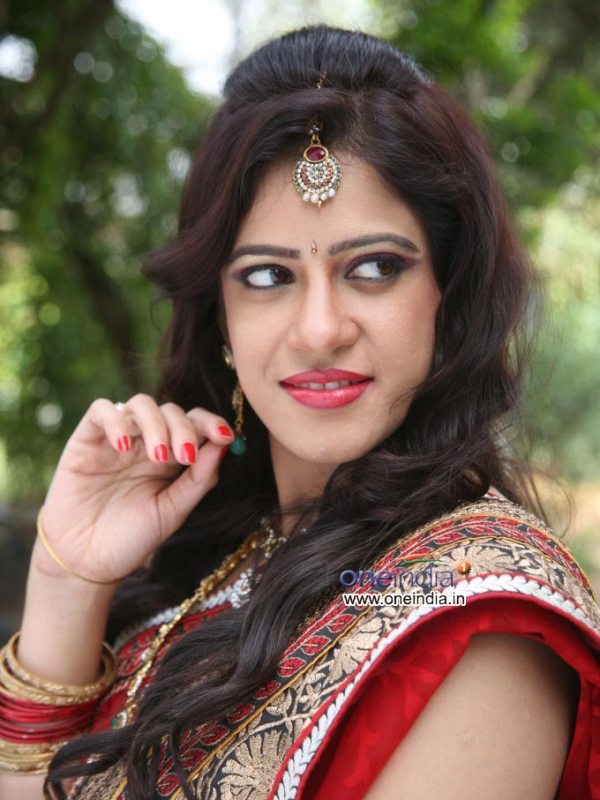 Ahana Photos: Latest HD Images, Pictures, Stills & Pics - FilmiBeat