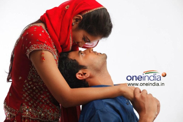 Hum Tum Photos: HD Images, Pictures, Stills, First Look Posters of Hum ...