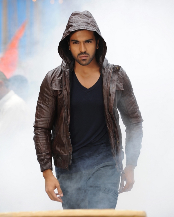 Ramcharan Yevadu Working Stills