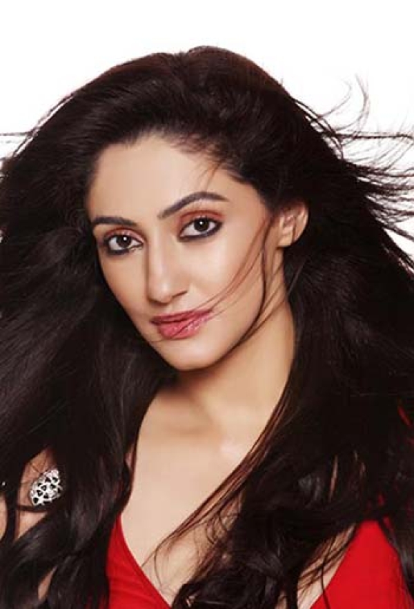 Reyhna Malhotra In Saree