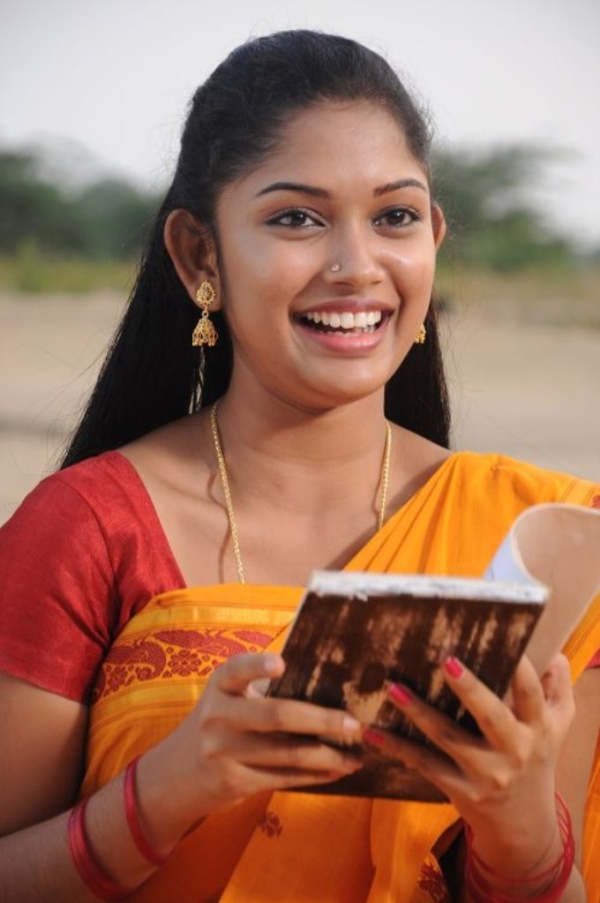 13M Pakkam Parkka Photos: HD Images, Pictures, Stills, First Look ...