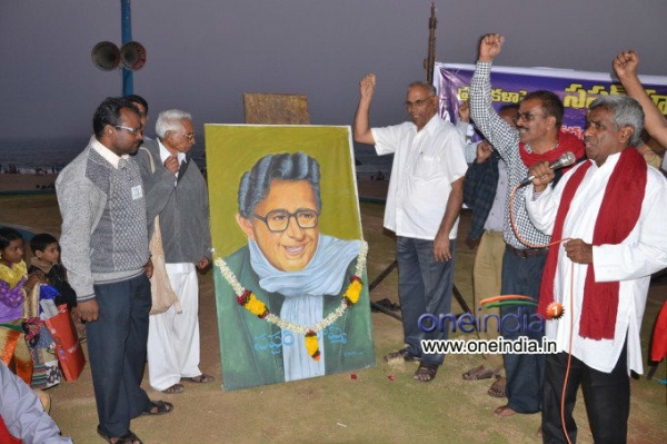 Safdar Hashmi 24th Death Anniversary Photos - FilmiBeat