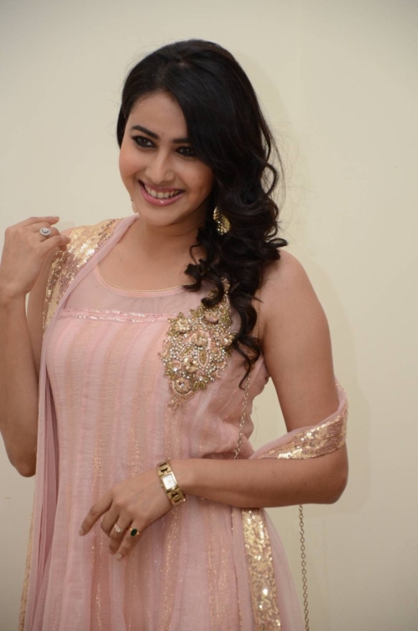 Panchi Bora Photos: Latest HD Images, Pictures, Stills & Pics - FilmiBeat