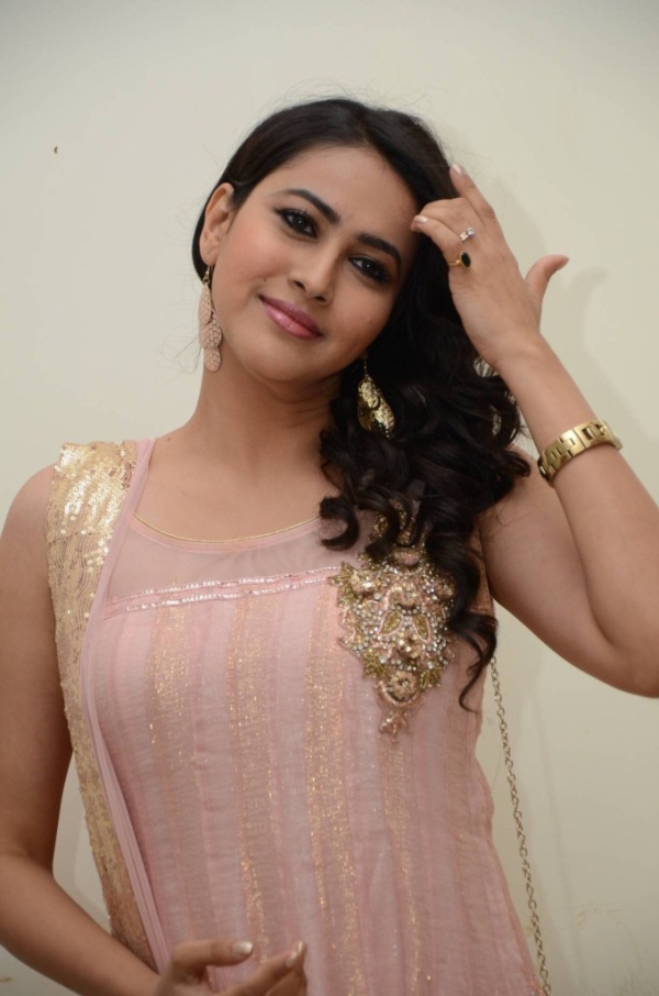 Panchi Bora Photos: Latest HD Images, Pictures, Stills & Pics - FilmiBeat