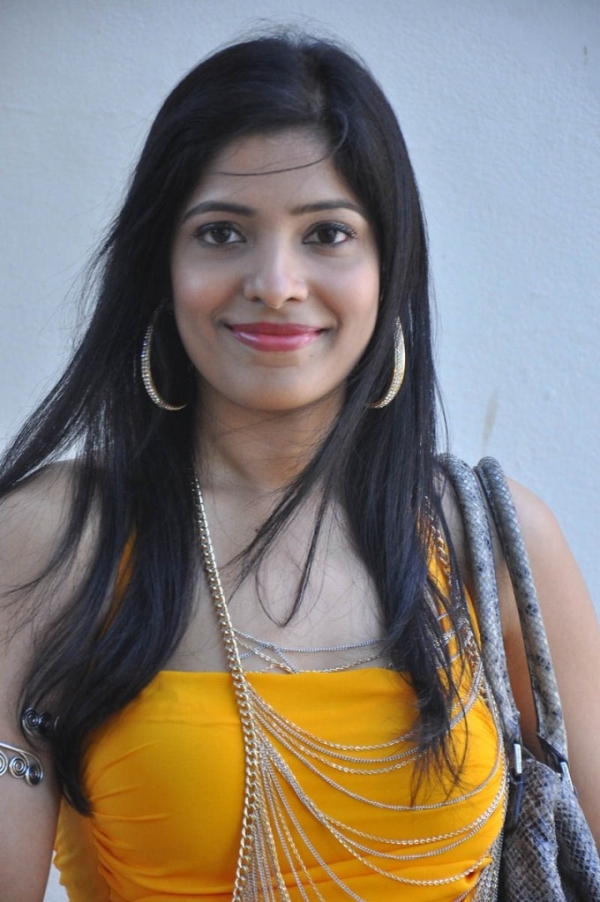 Pragathi (Telugu Actress) Photos: Latest HD Images, Pictures, Stills ...