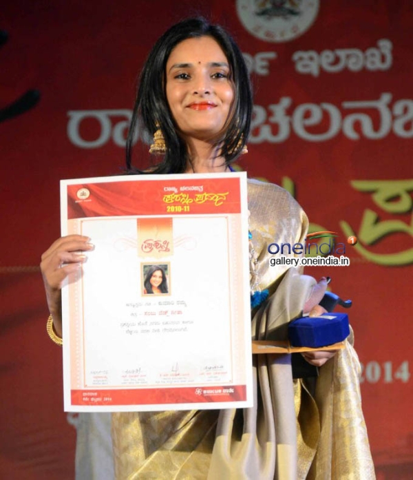 Karnataka State Film Awards 2010-11 Photos - FilmiBeat
