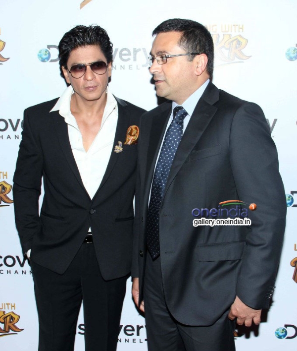 SRK launches Discovery Channel's new show Living with KKR Photos ...