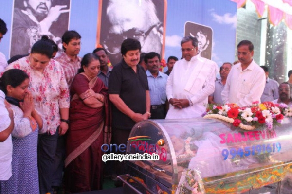 C.R. Simha Tribute at Ravindra Kalakshetra Photos - FilmiBeat