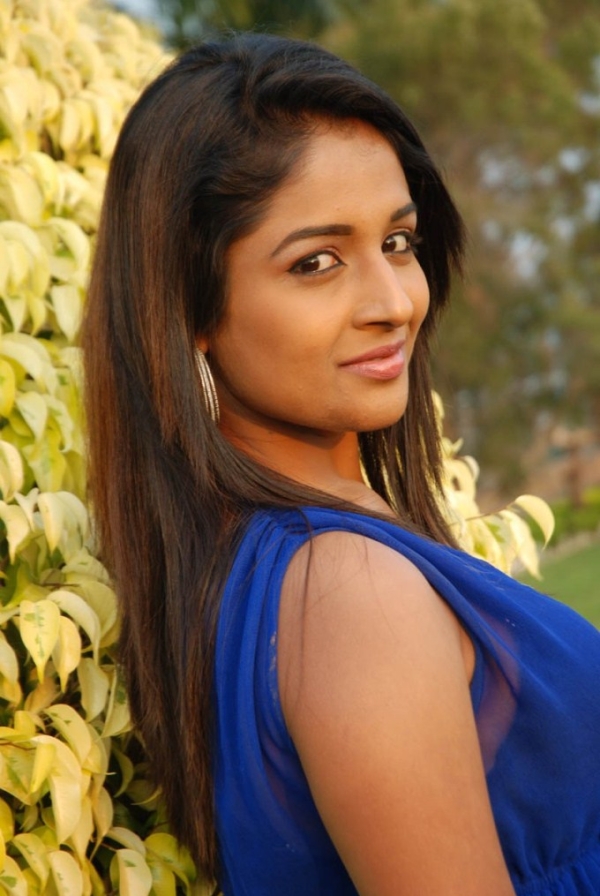 Esha Ranganath Photos: Latest HD Images, Pictures, Stills & Pics ...