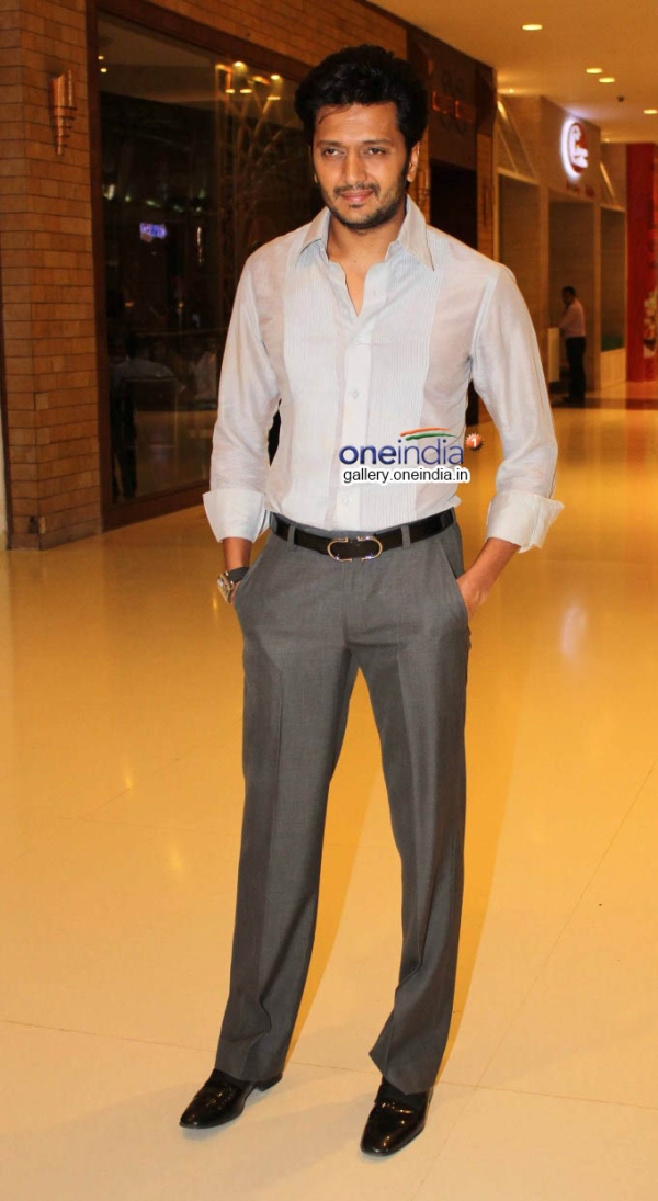 Premier of Film Yellow at PVR Oberoi Mall Photos - FilmiBeat