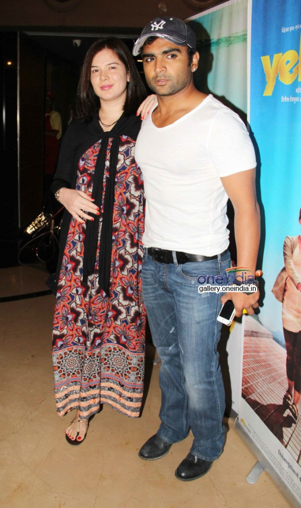 Amrita Rao, Dia Mirza and Karishma at Yellow film screening Photos - FilmiBeat