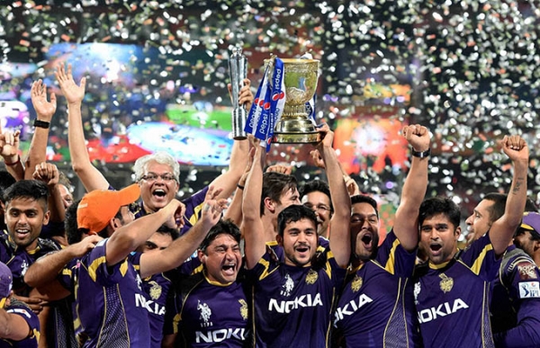 Shahrukh Khan Celebrates Victory of KKR in Bangalore Photos - FilmiBeat