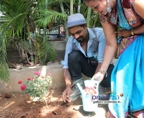 Remo D'Souza plants tree with school children for World Environment Day ...