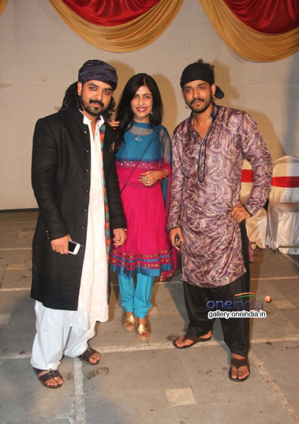 Sharib-Toshi Iftar Party and Sufi Mehfil Photos - FilmiBeat