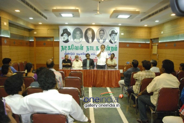 Nadigavel MR Radha in Ratha Kanneer Stage Show Press Meet Photos ...