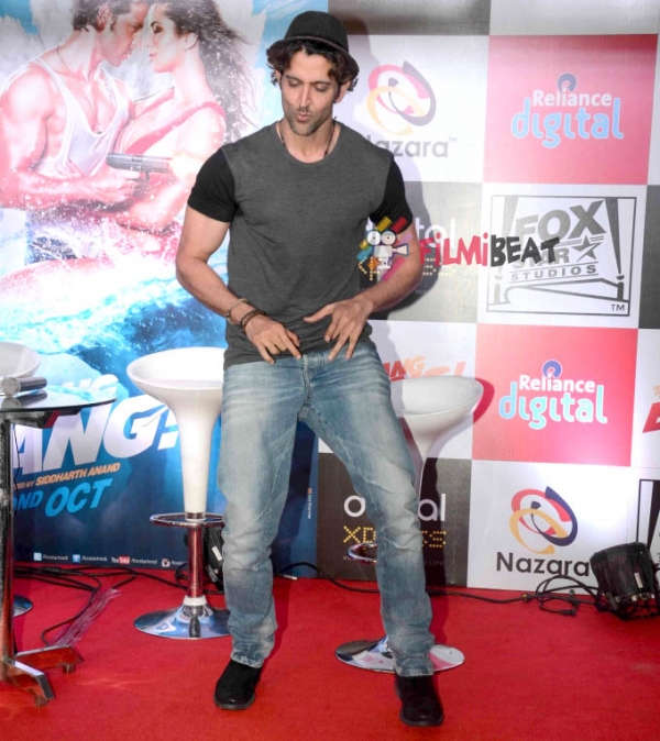 Hrithik Roshan Launches 'Bang Bang!' Mobile Game Photos - FilmiBeat