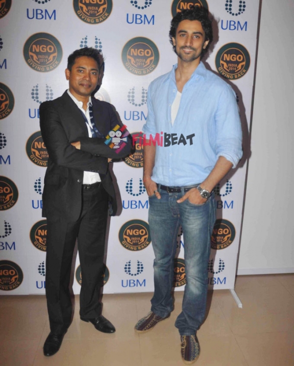 Vivek Oberoi and Kunal Kapoor At Giving Back NGO India Event Photos ...
